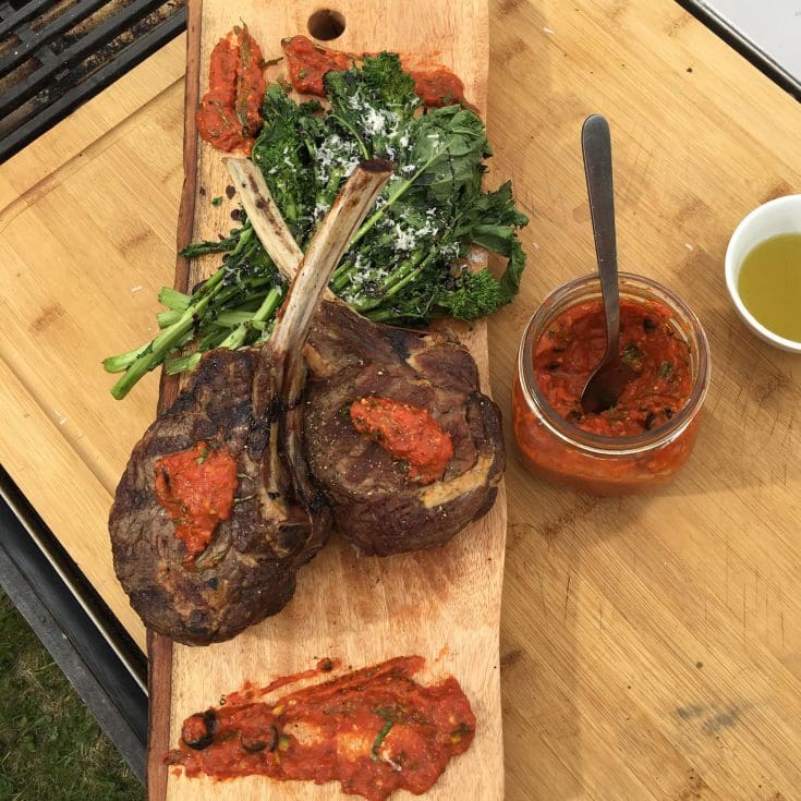 Côte de veau assaisonnée, rapinis grillés | Bob le Chef