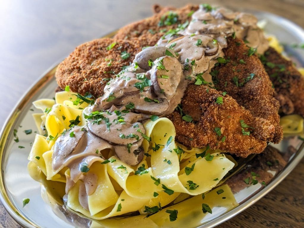 Schnitzels de porc, sauce forestière | Bob le Chef