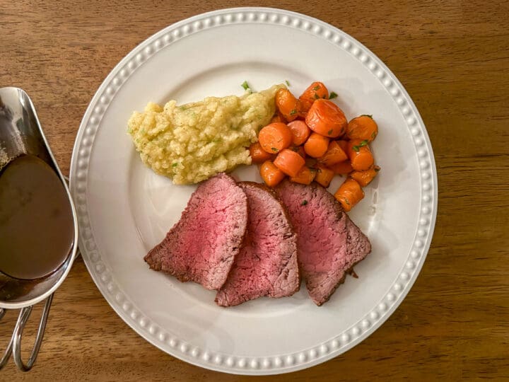 Rôti de boeuf classique au vin rouge | Bob le Chef